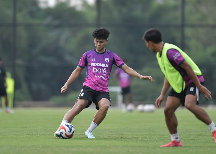 Hokky Caraka Resmi Gabung Persita