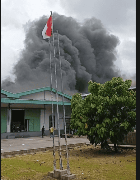 Pabrik Styrofoam di Panongan Terbakar, Kerugian Capai Miliaran Rupiah ...