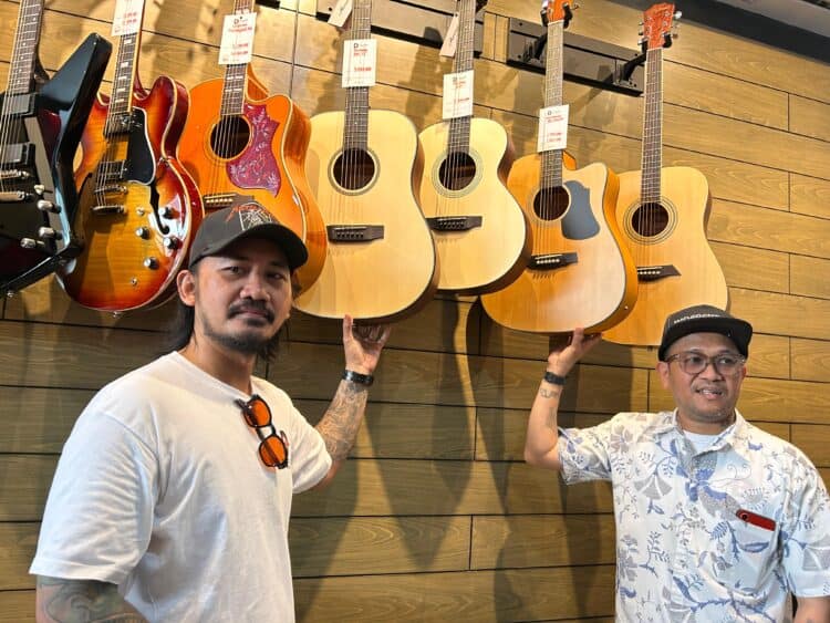 Gandeng Distributor Kelas Dunia, Dialogue Music School & Store Resmi ...